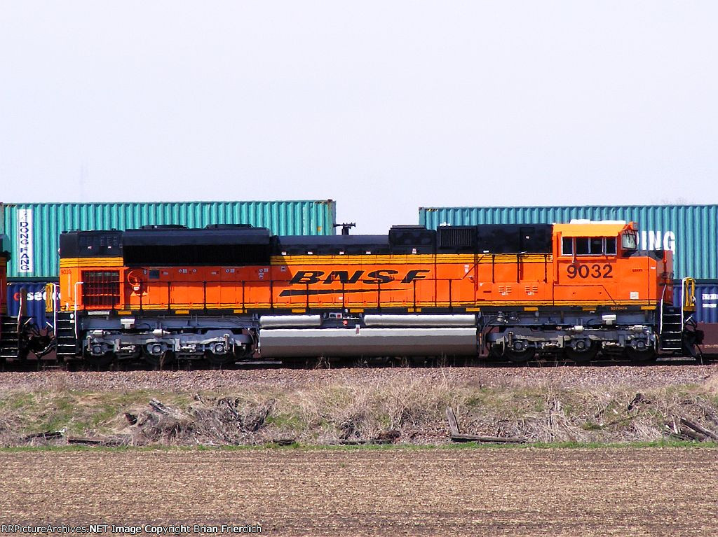 BNSF 9032